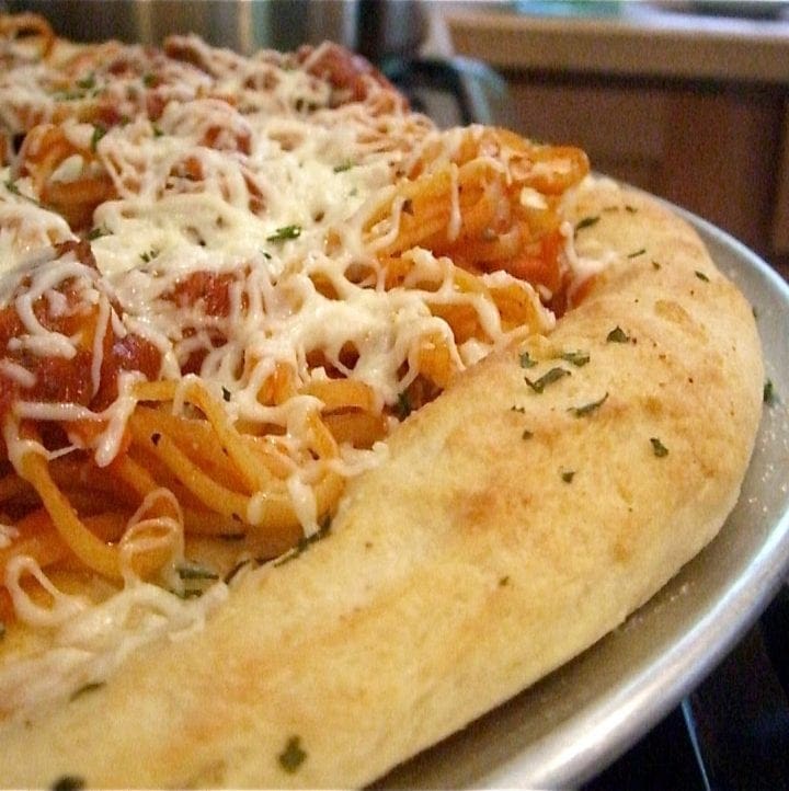 Spaghetti Pizza - Lauren's Latest