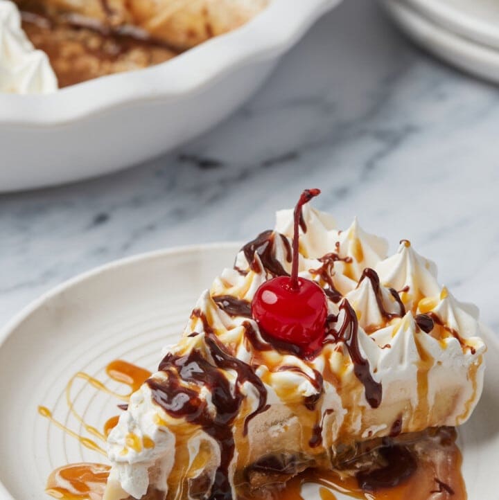 No-Bake Banana Split Pie | Lauren's Latest