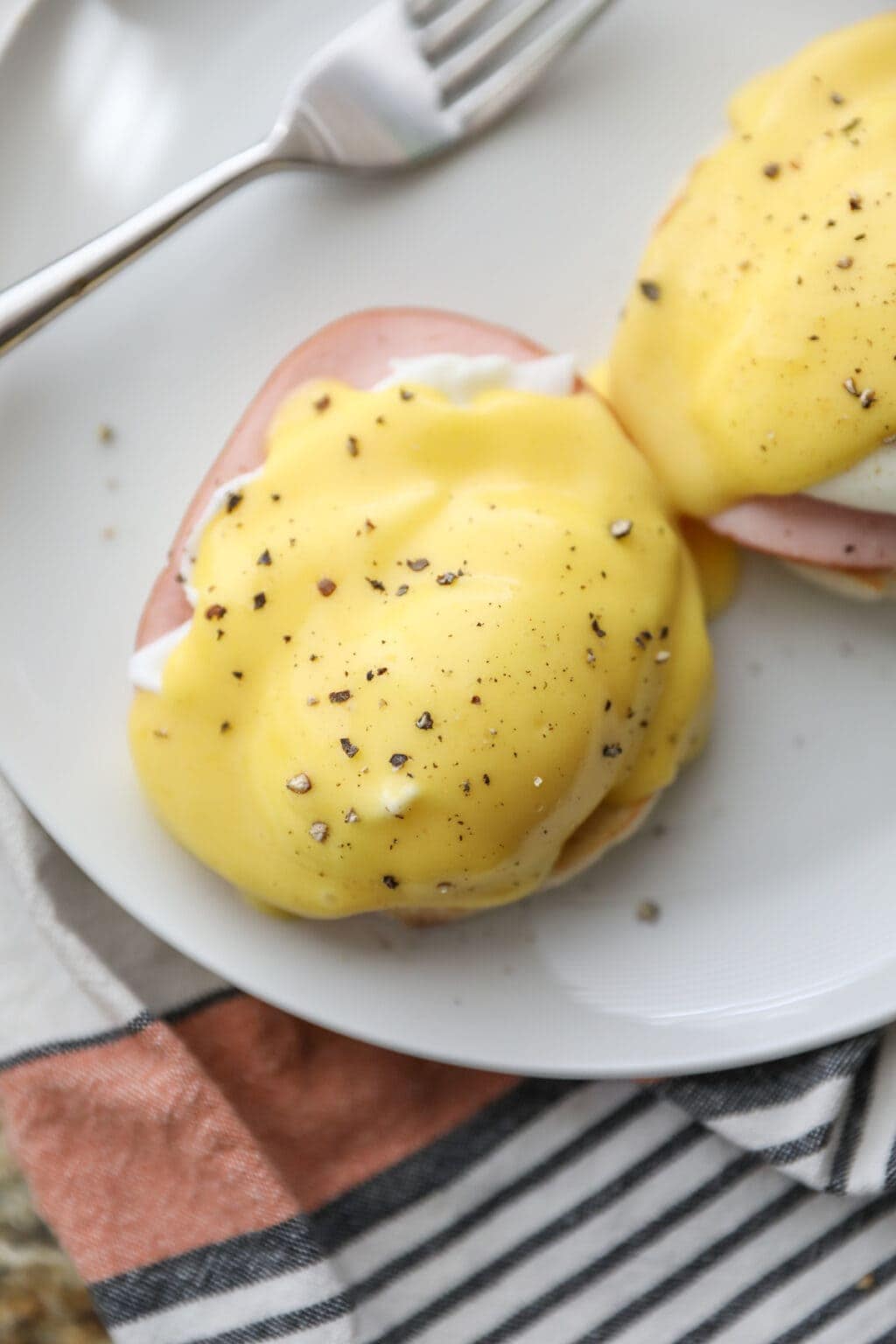Eggs Benedict Recipe For Two - Lauren's Latest