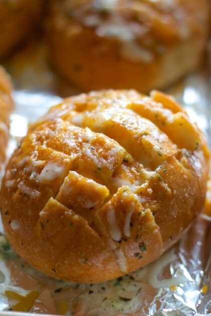 Cheesy Pull Apart Garlic Bread - Lauren's Latest