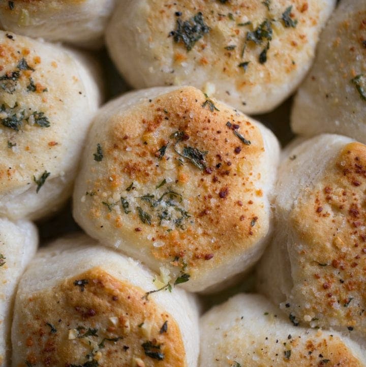 Garlic and Herb Pull Apart Biscuits - Lauren's Latest