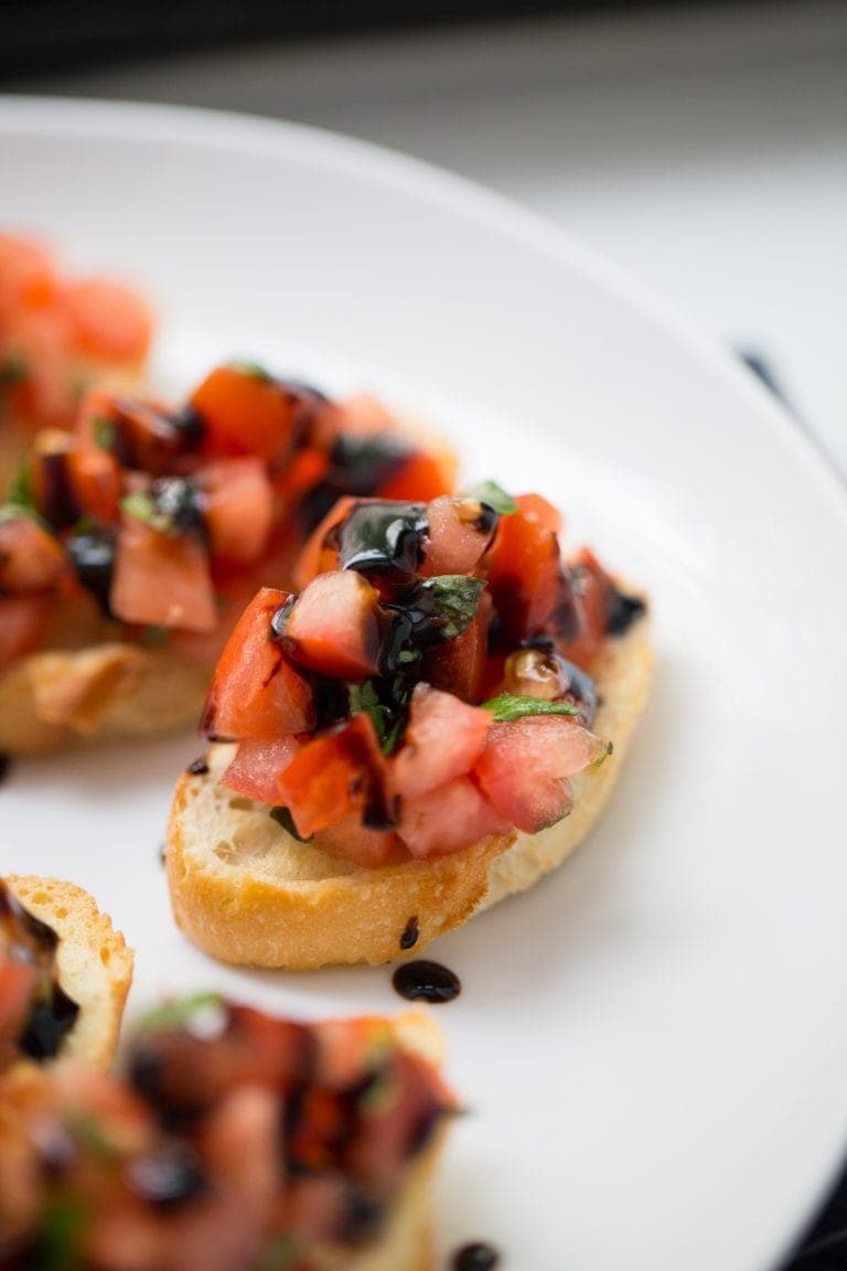Simple Bruschetta Recipe - Lauren's Latest