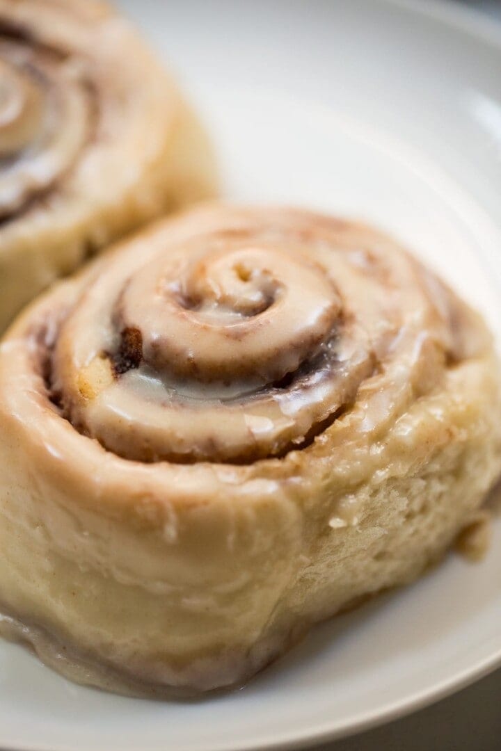 Chewy Soft Cinnamon Rolls - Lauren's Latest
