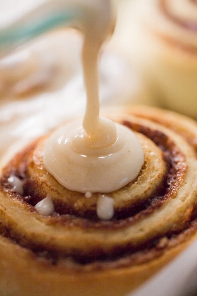 Chewy Soft Cinnamon Rolls - Lauren's Latest