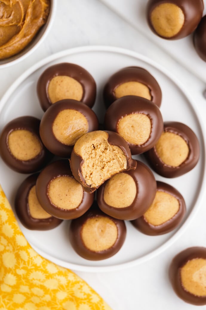 The BEST EVER Buckeyes Recipe - Lauren's Latest