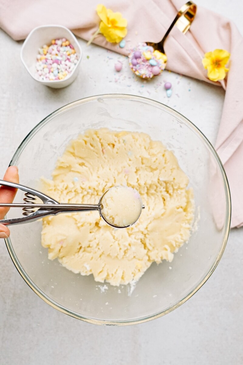Easy Easter Cake Pops - Lauren's Latest