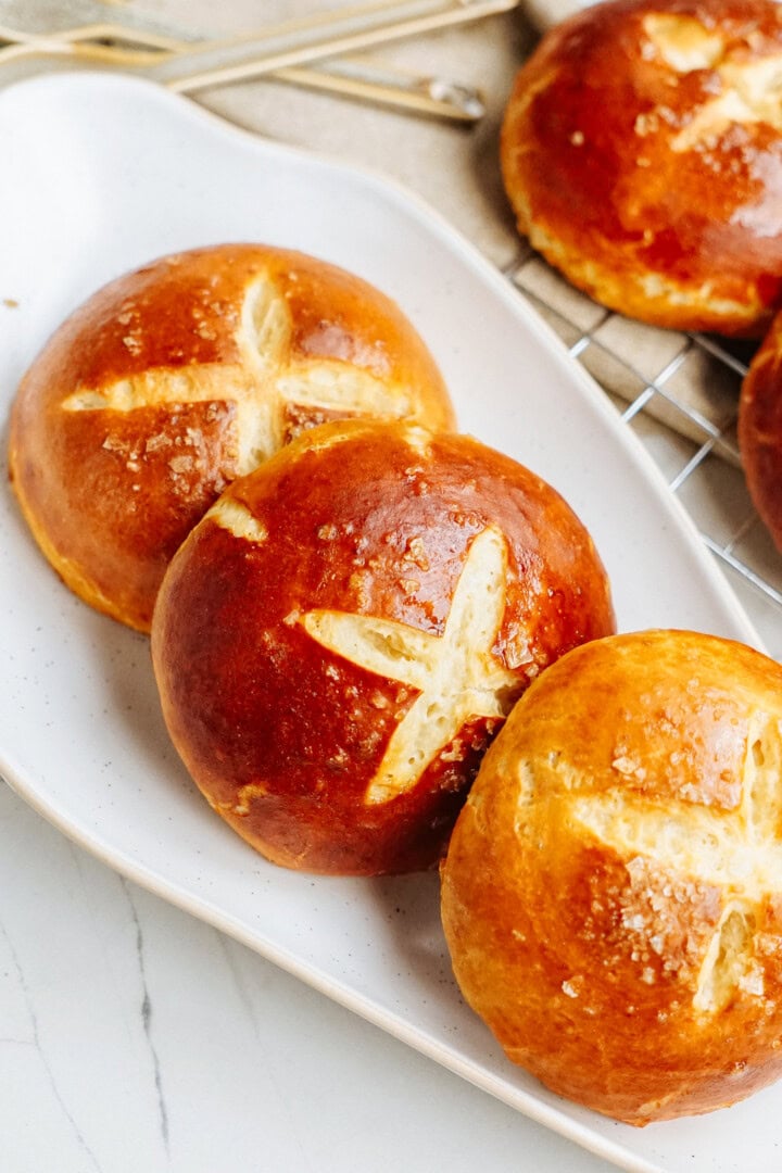 Pretzel Bun Recipe - Lauren's Latest